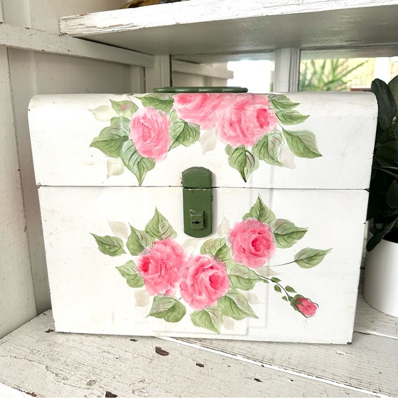 Vintage | Storage & Organization | Vintage Metal Pink Rose White ...